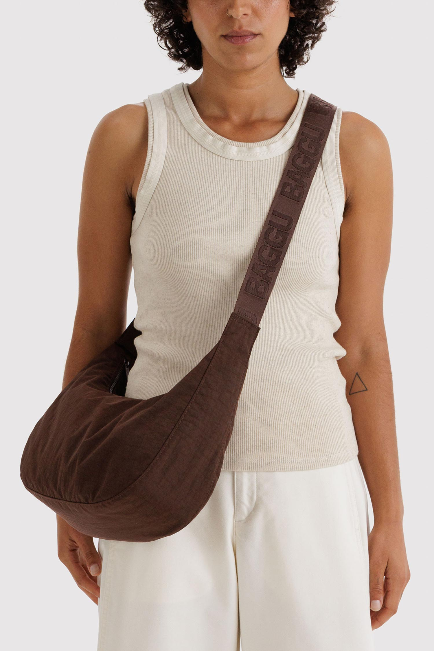 Baggu - Nylon Crescent Bag M, Coffee - Marinsel Webshop, CHF 65.00